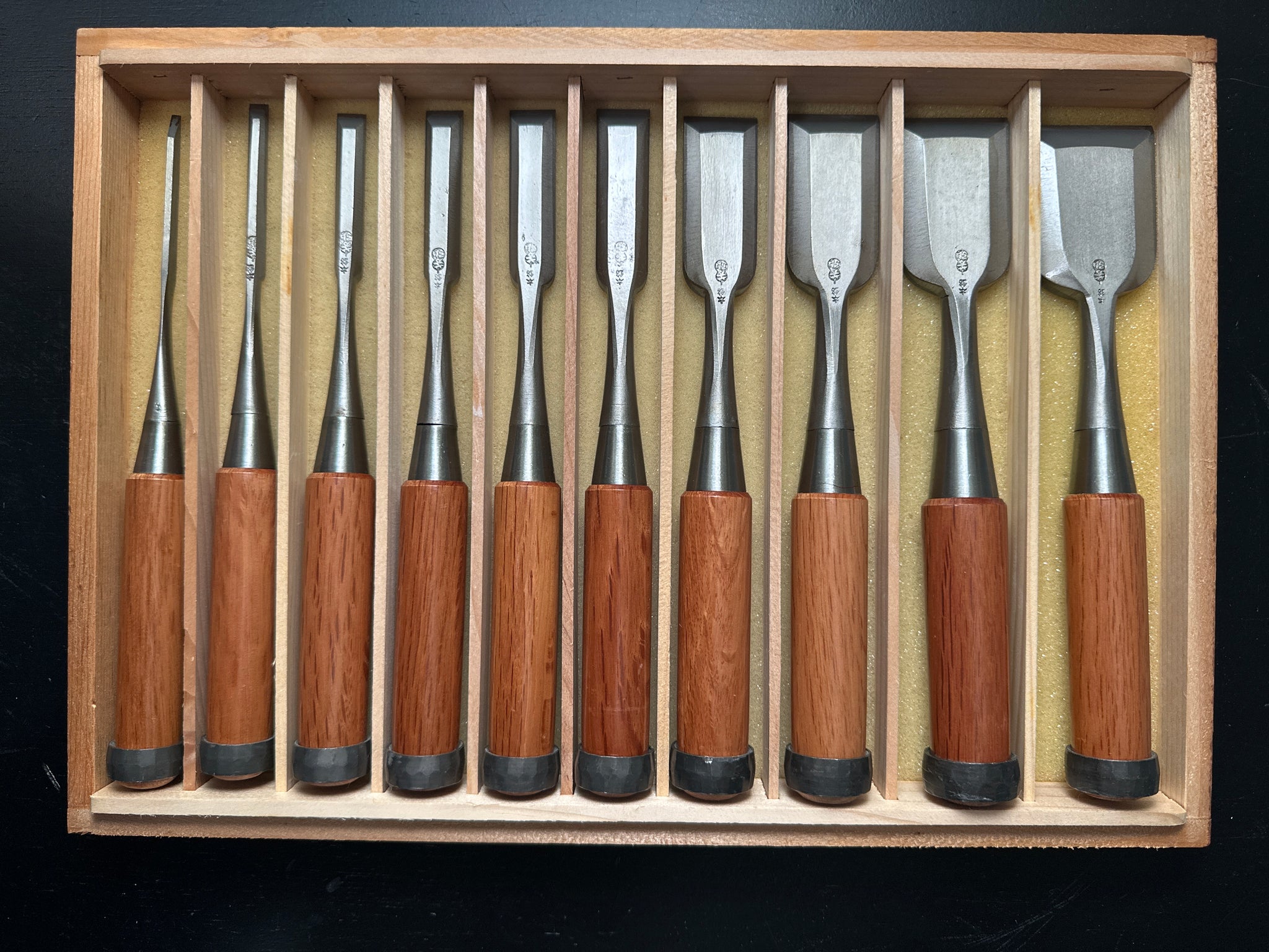 Old stock Yoshihiro Bench chisels White Steel 掘出し物 芳弘 追入10本組鑿 Oiirenom