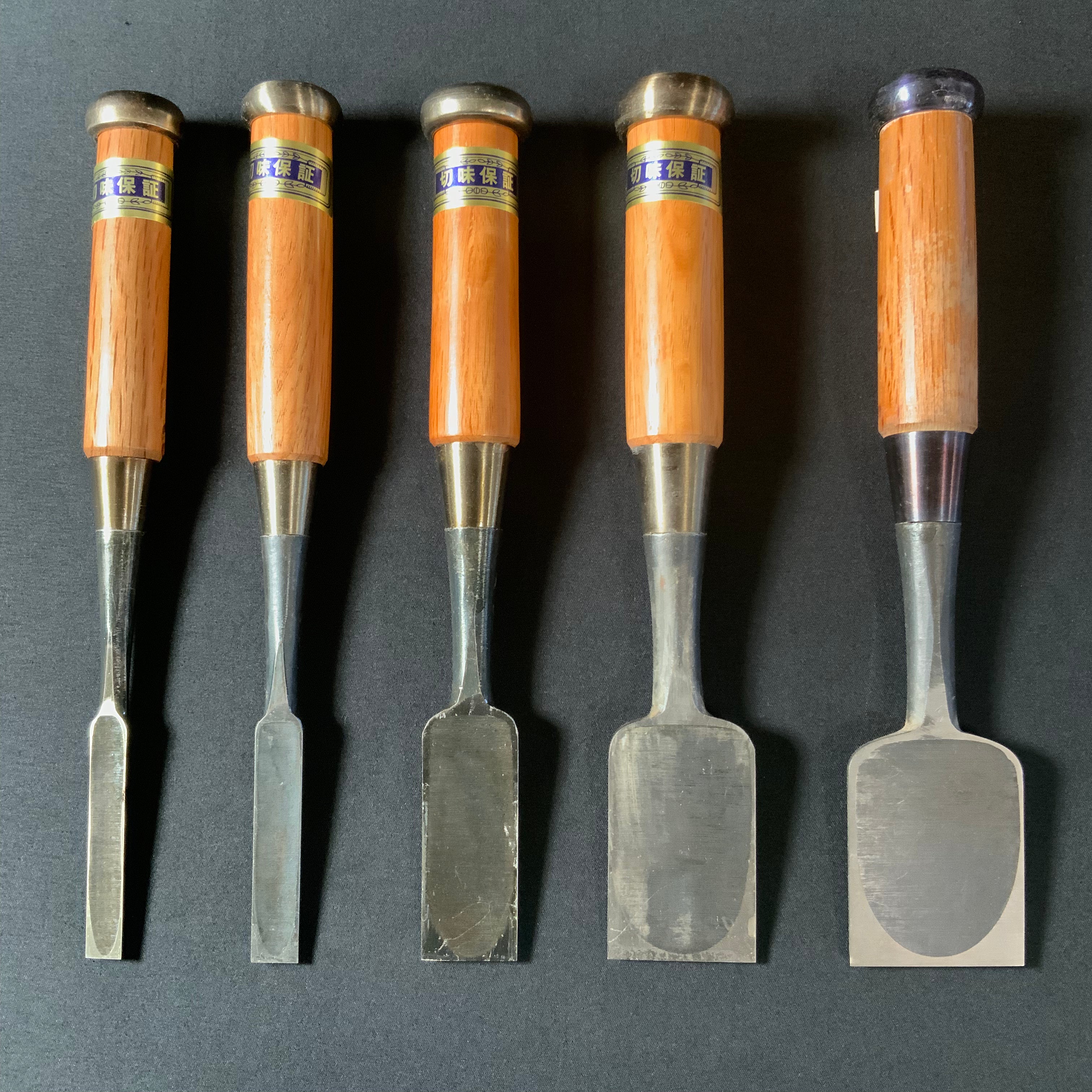 Old stock Yoshihiro Bench chisels 掘出し物 義廣 追入鑿 Oirenomi